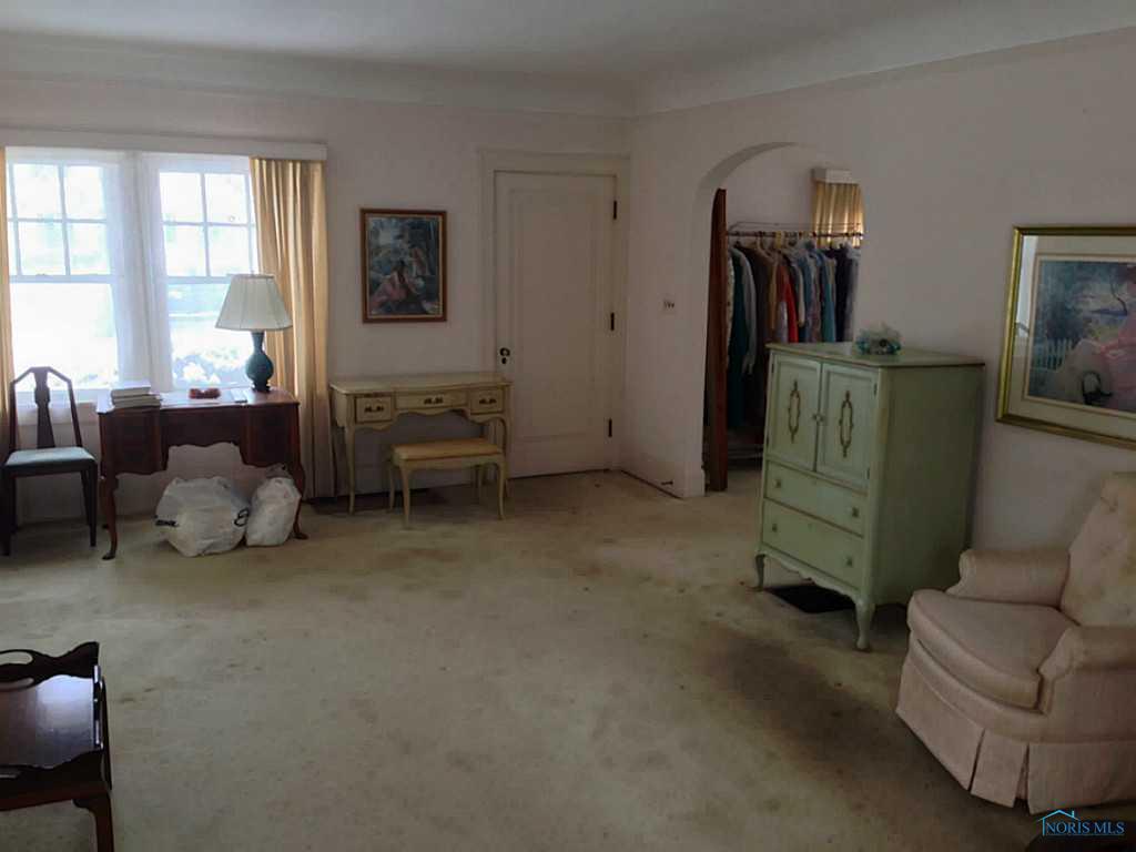 Beautiful Restoration Of A Classic, Colonial Style Home - Building Bluebird