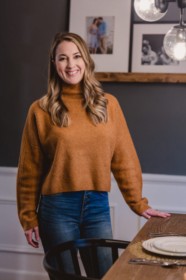 Amazing Dining Room Makeover & Holiday Tablescape - Building Bluebird