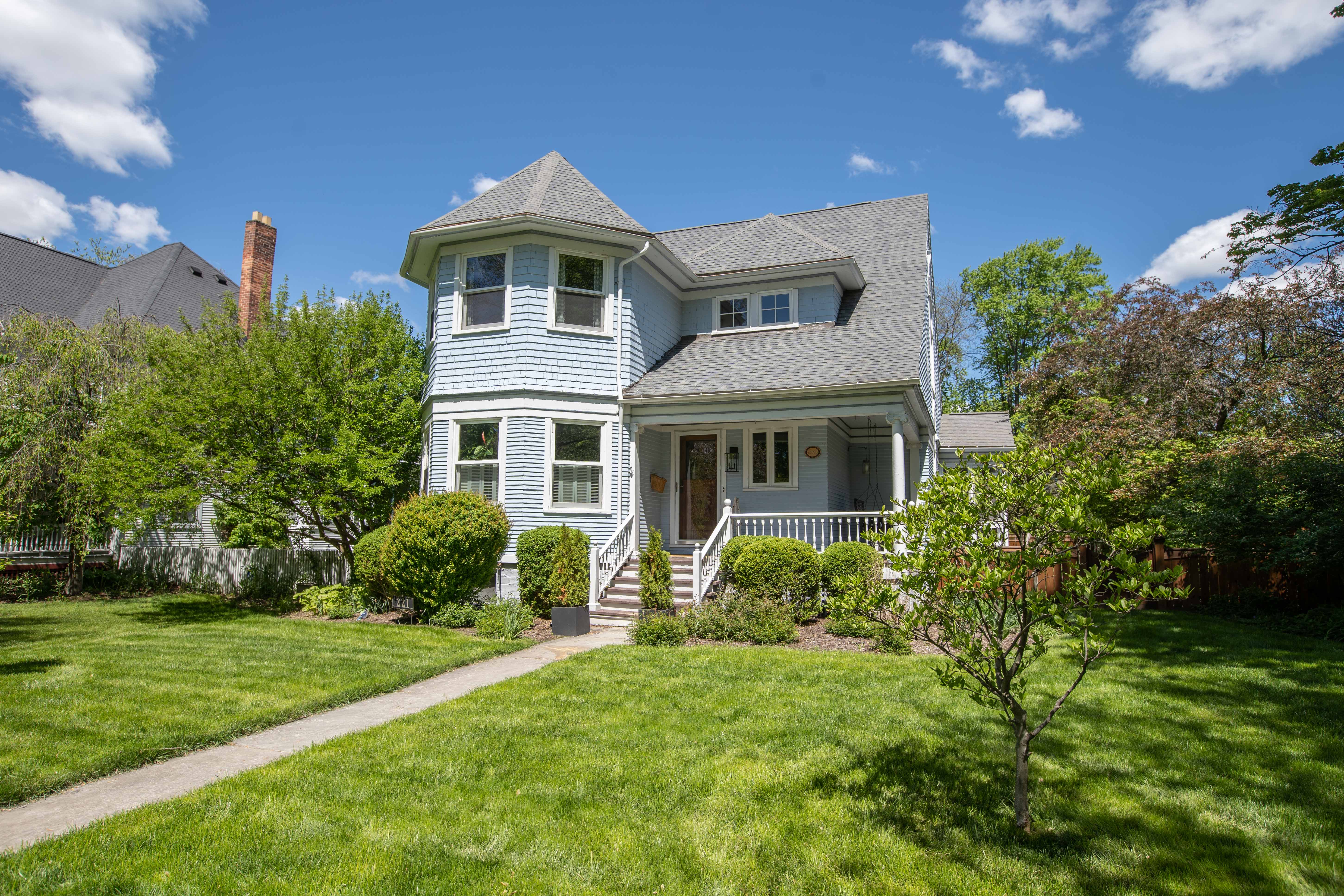 Five Popular Types of Historic Victorian Homes - Building Bluebird