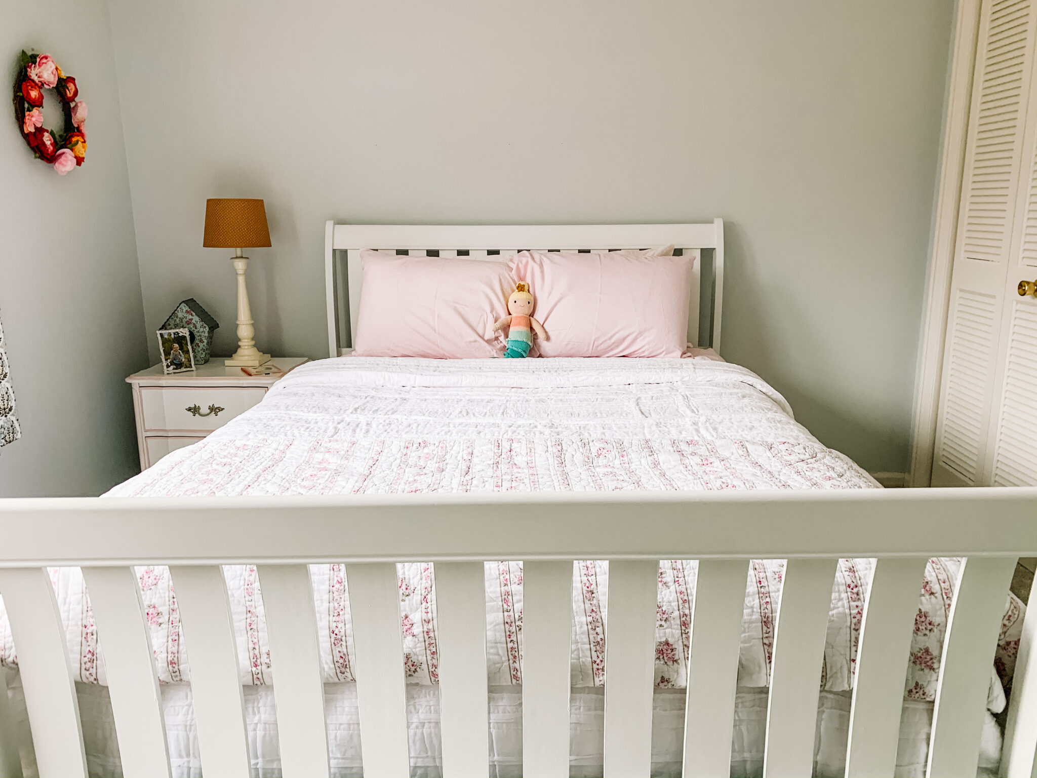 How to Paint A Bed Frame | Easy DIY Tutorial - Building Bluebird