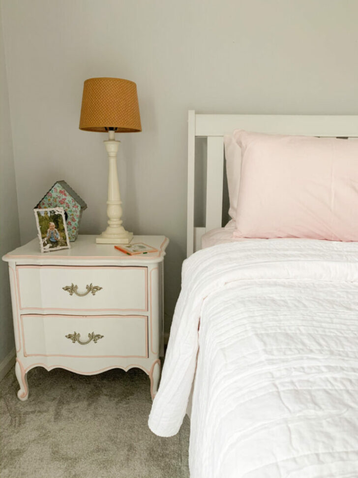 How to Paint A Bed Frame | Easy DIY Tutorial - Building Bluebird