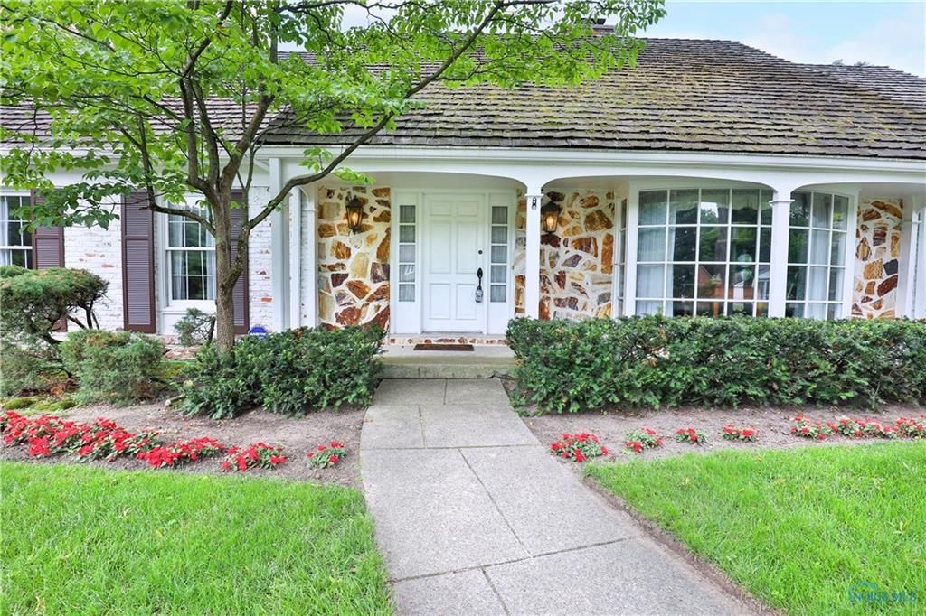 Creating Our Backyard English Garden | DIY - Building Bluebird