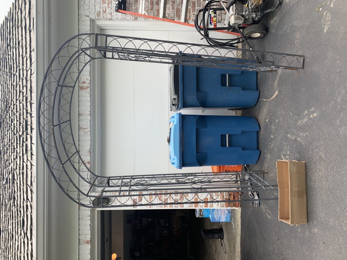 How to Upcycle an Old, Metal Garden Arbor | DIY - Building Bluebird