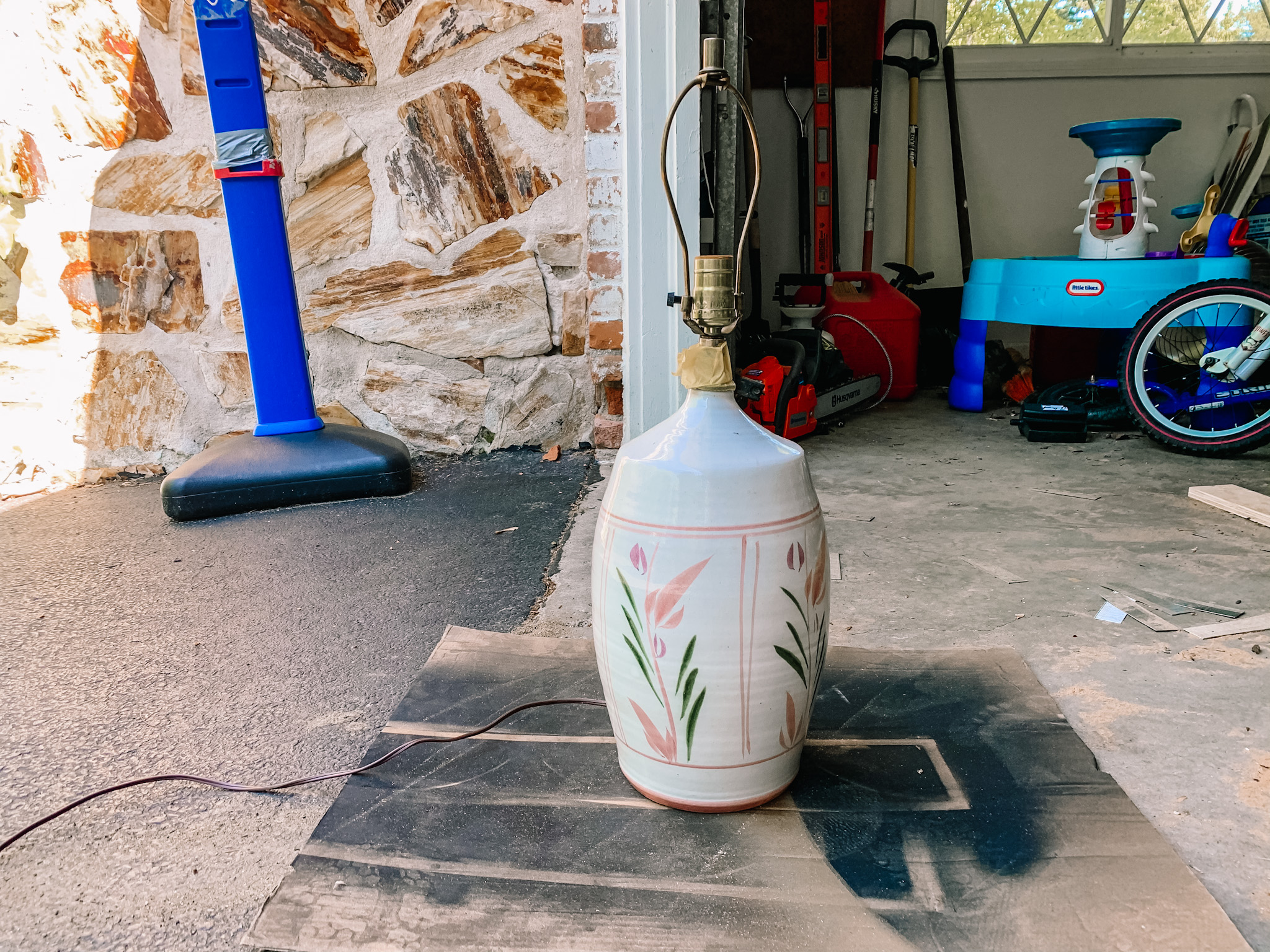 How to Apply Plaster to a Lamp | Easy DIY - Building Bluebird