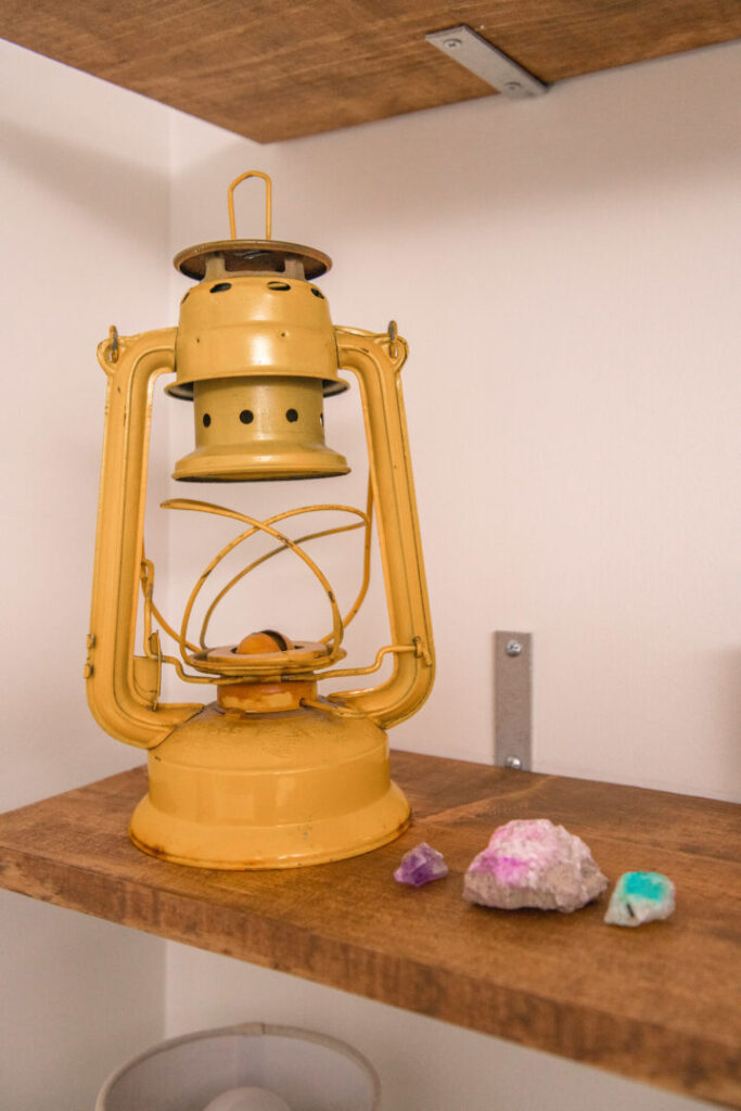 Why You Should Decorate with Vintage Items - Building Bluebird