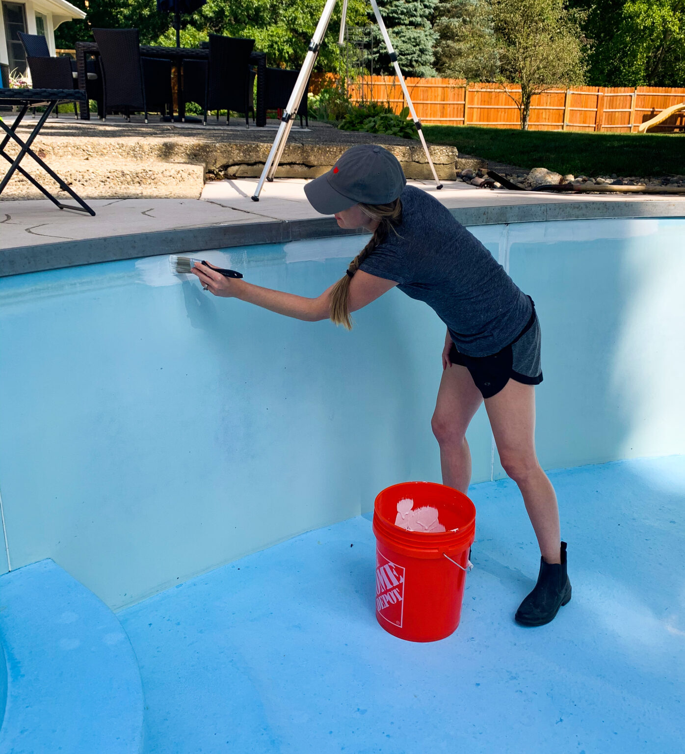 How to Paint a Swimming Pool with Epoxy Paint | DIY - Building Bluebird