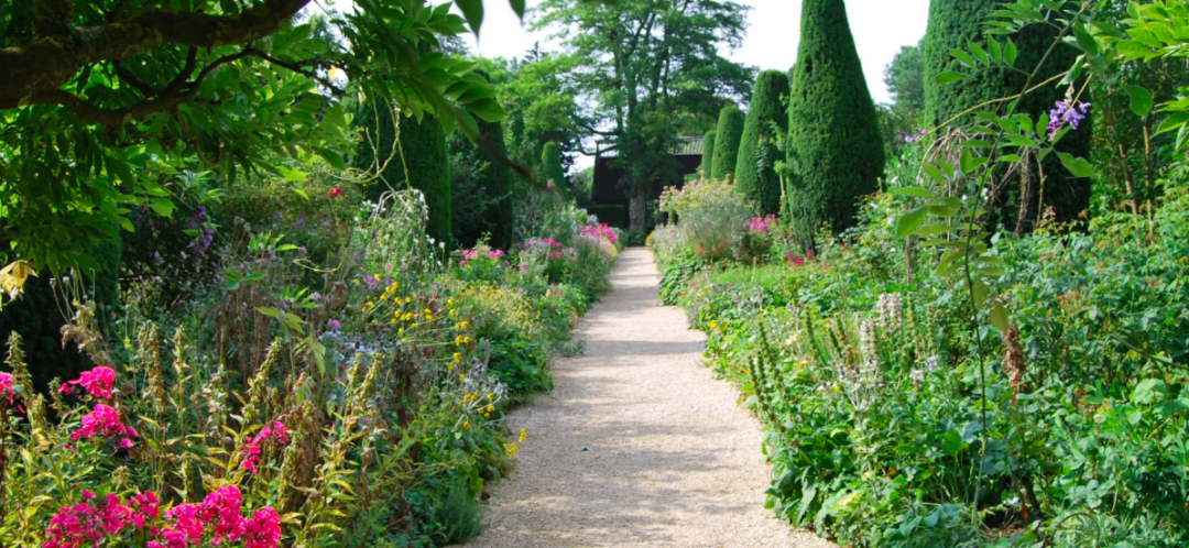 8 Ways to Create a Whimsical English Garden - Building Bluebird