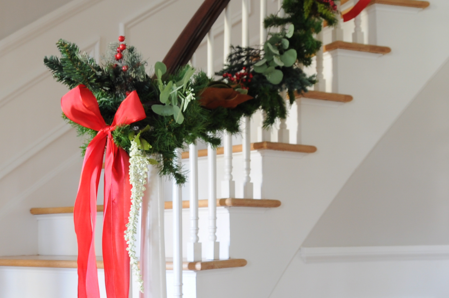 How to Make Cheap Christmas Garland Look Expensive - Building Bluebird