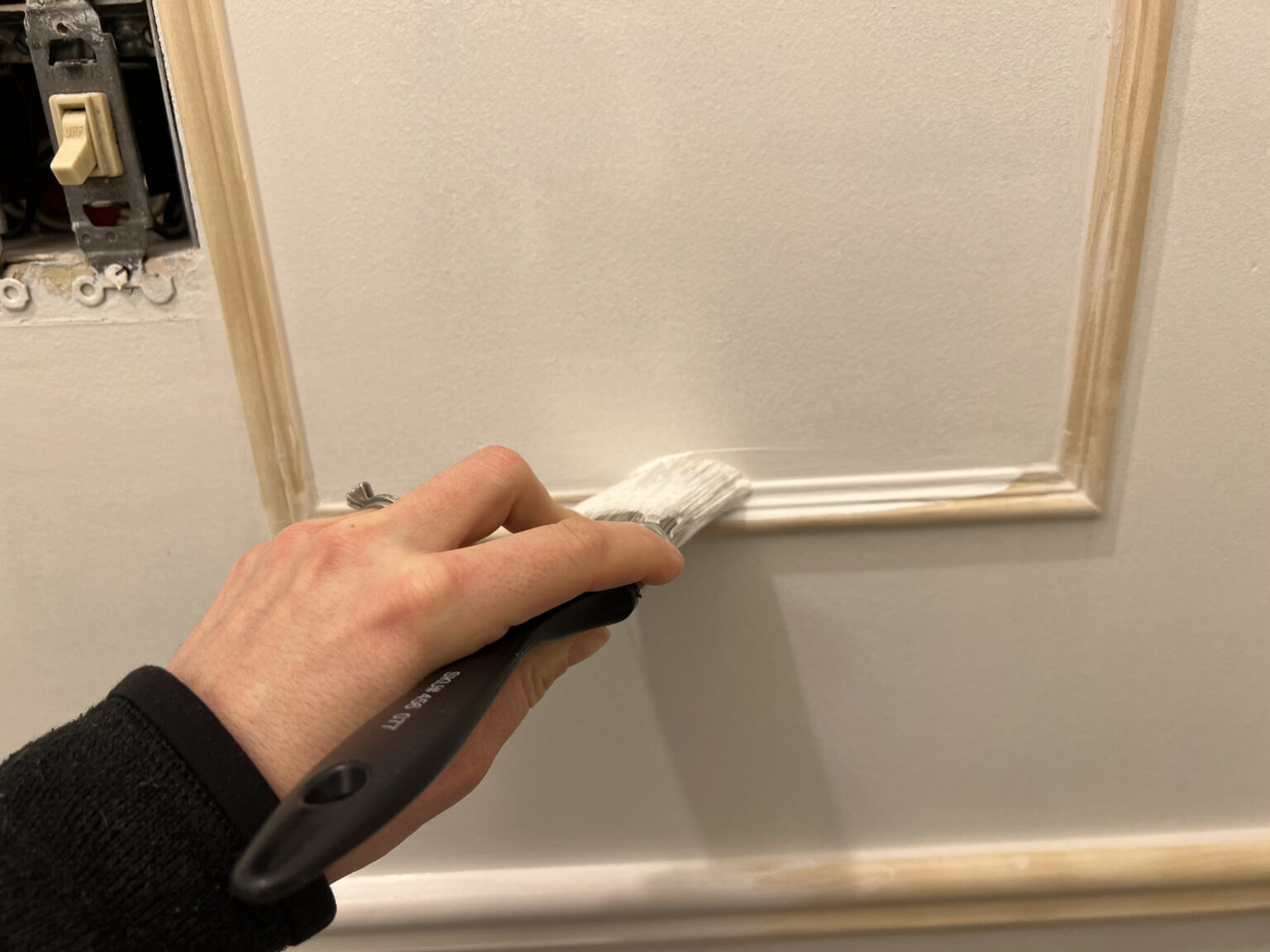 Install Picture Frame (Box) Molding | Easy DIY - Building Bluebird