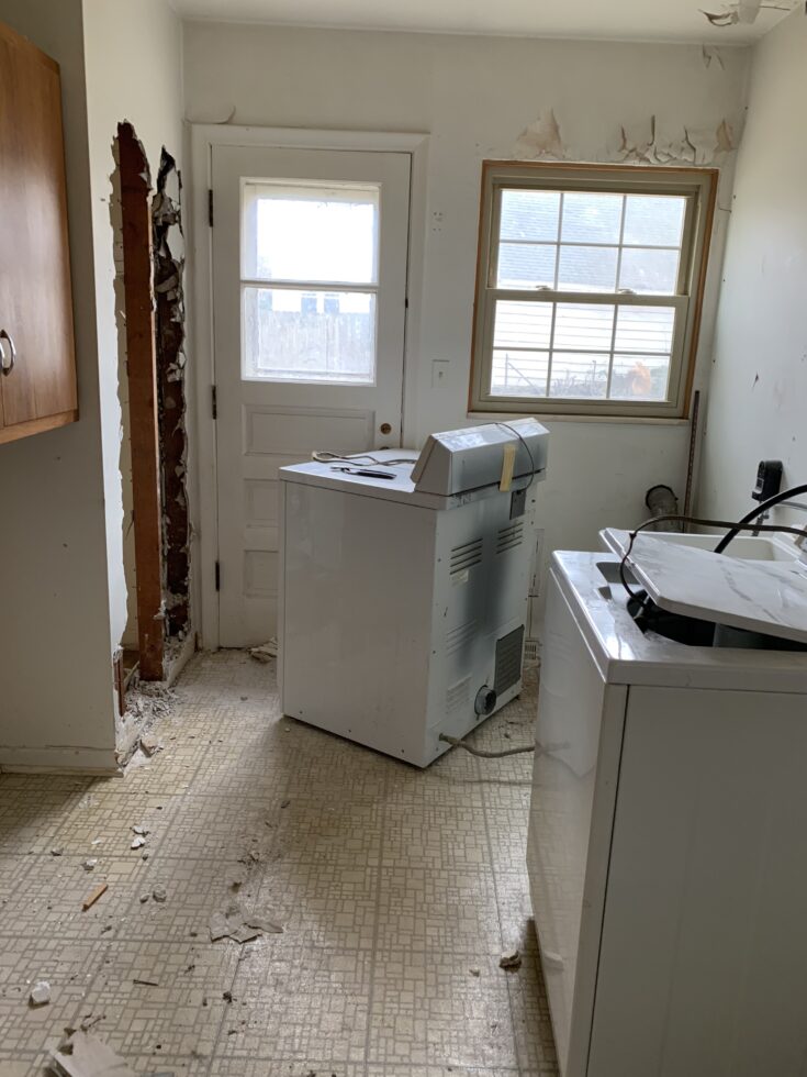 6 Easy Ideas to Create a Functional Laundry Room - Building Bluebird