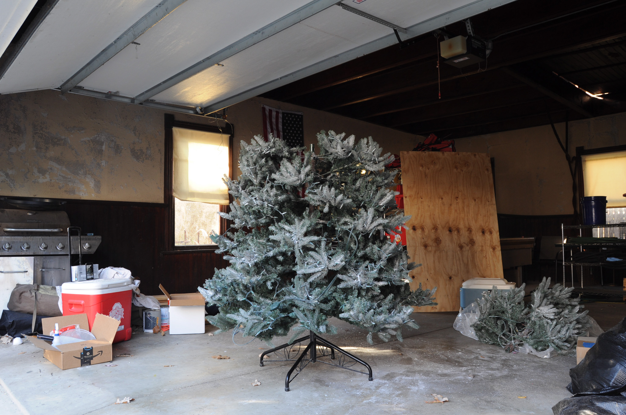 How to Flock a Christmas Tree | DIY - Building Bluebird