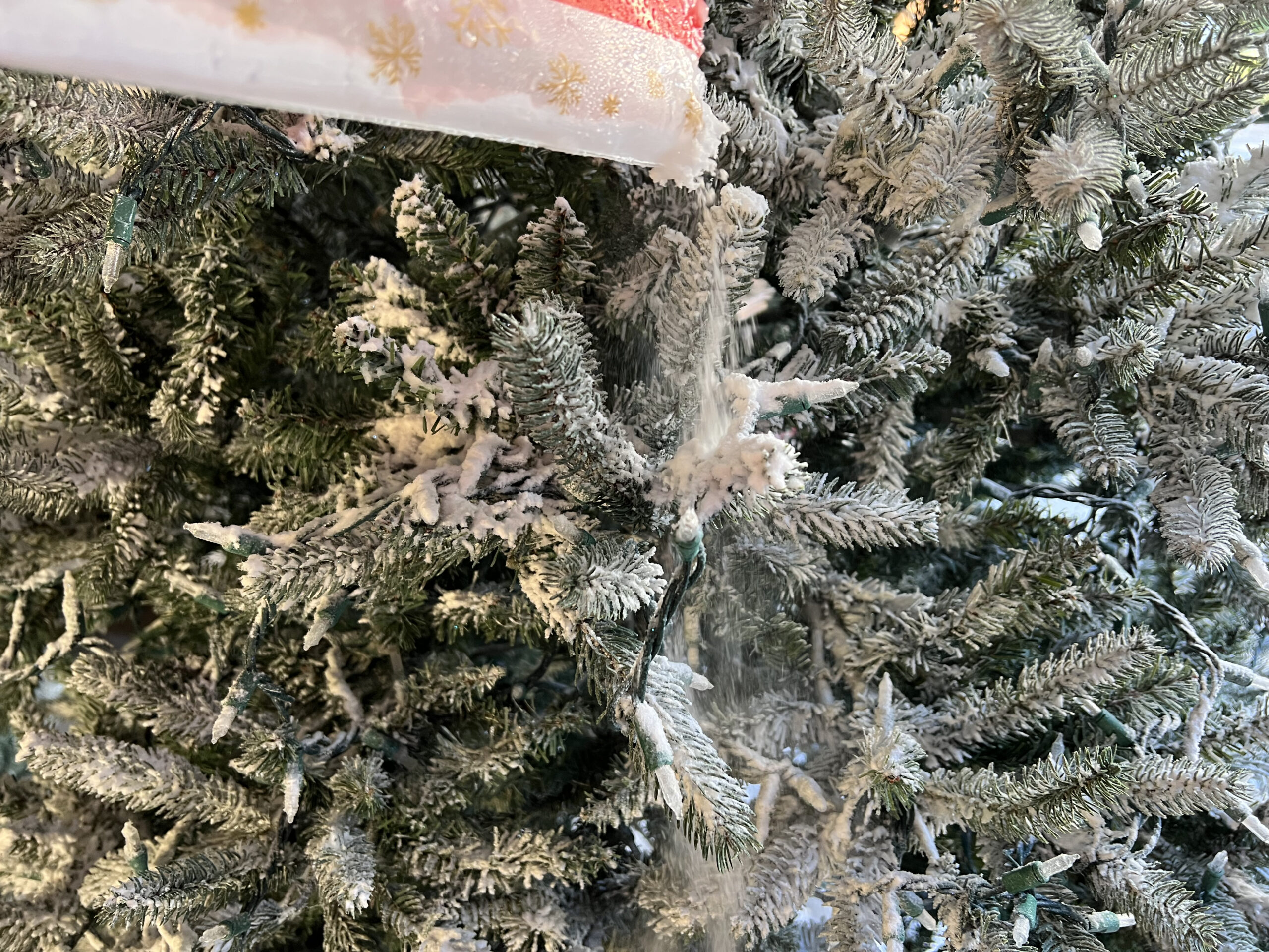 How to Flock a Christmas Tree | Trendy Holiday DIY - Building Bluebird