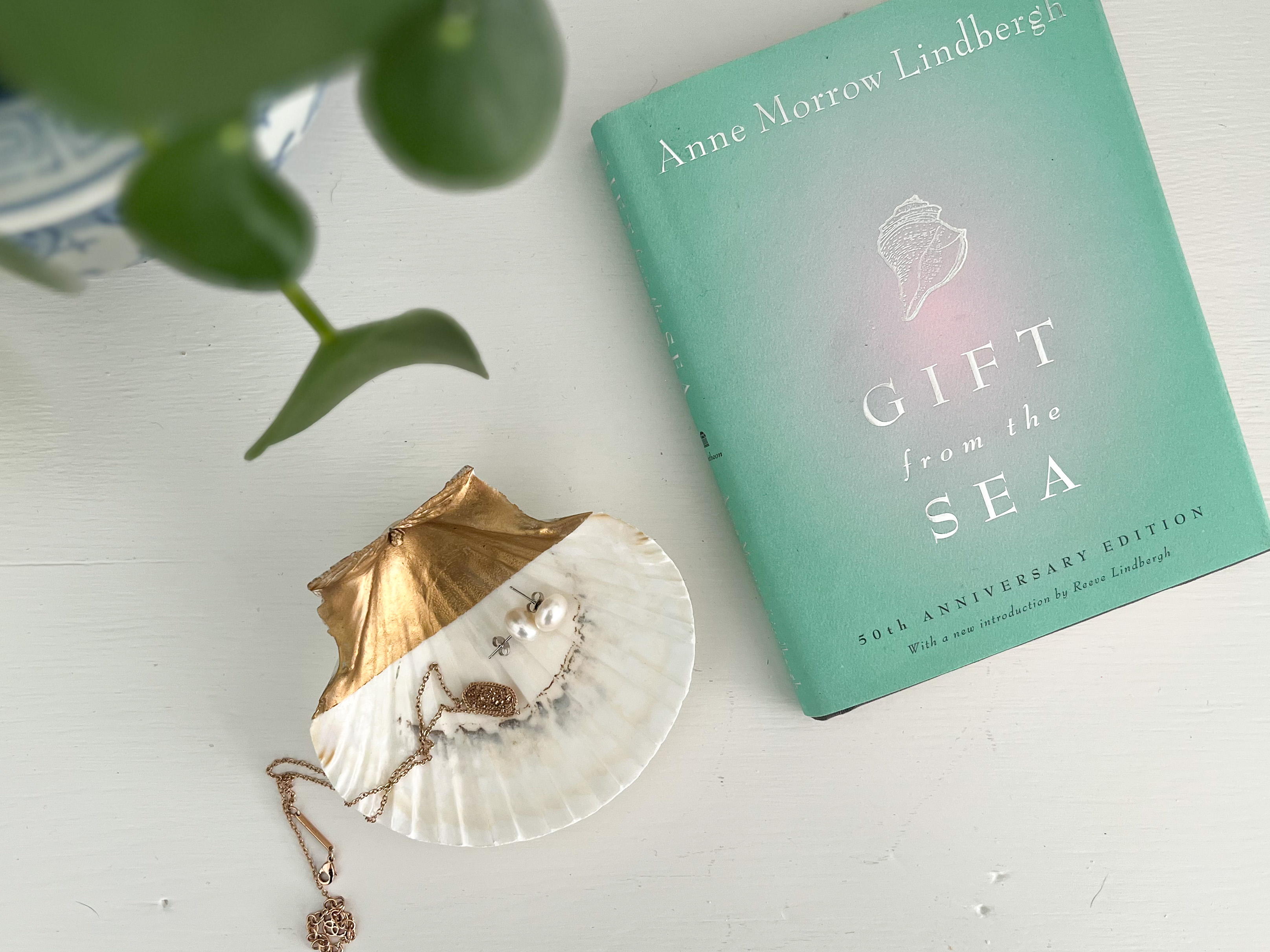 Super Simple Seashell Dish | Rub 'n Buff DIY - Building Bluebird