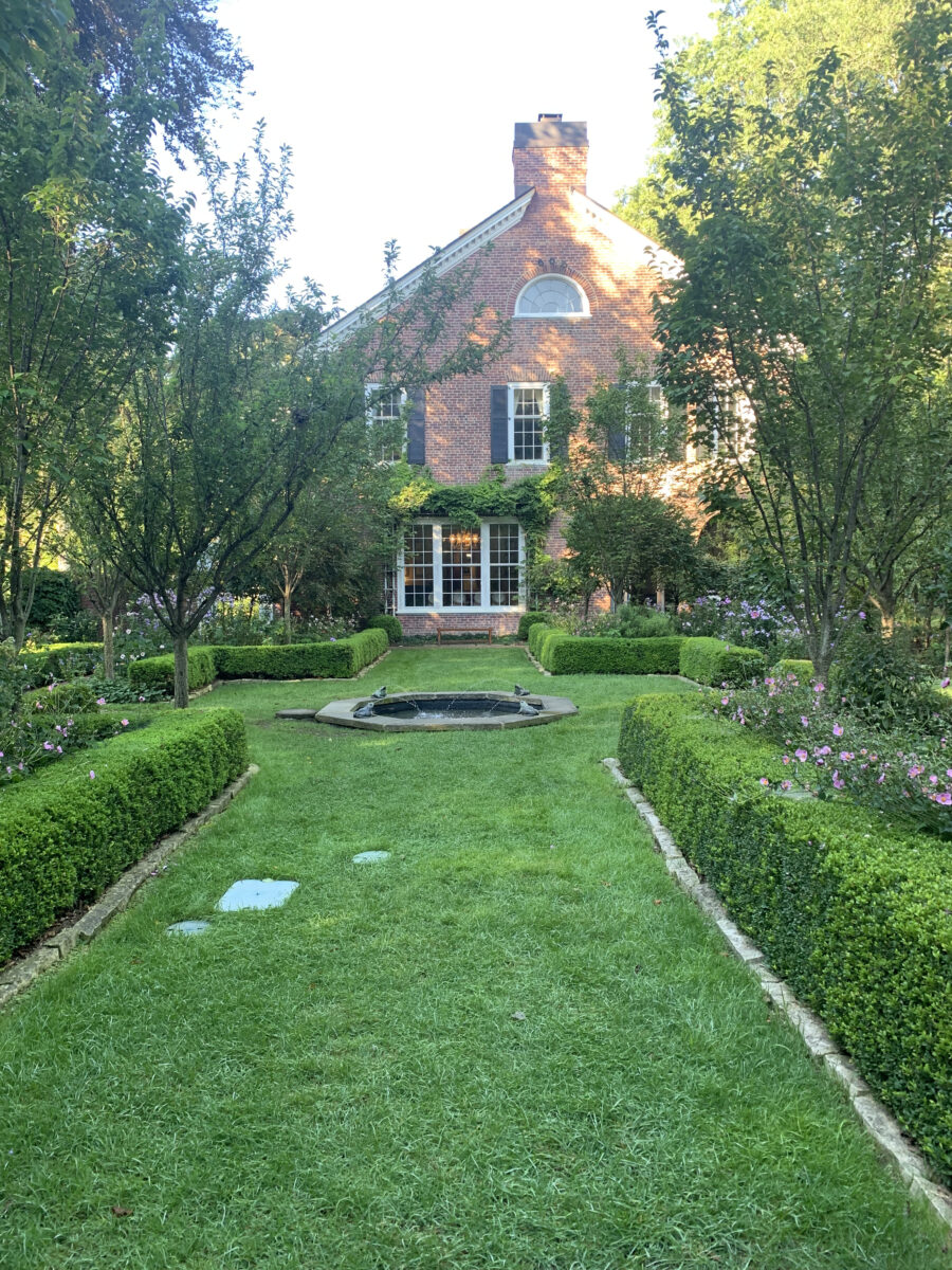 The Best Exterior Shutter Ideas to Add Instant Curb Appeal - Building ...