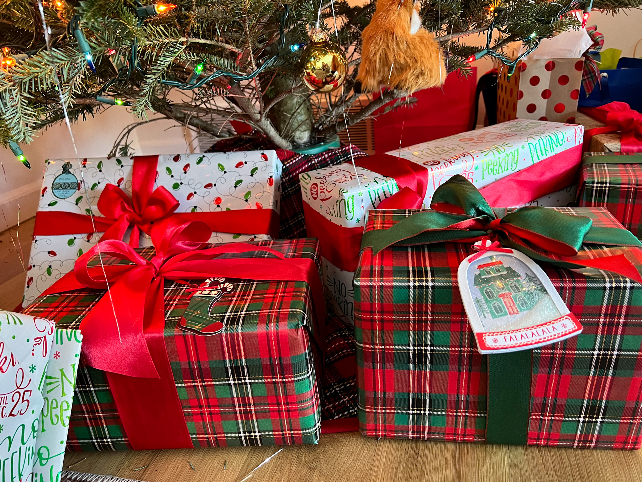 How to Easily Wrap A Present Perfectly Every Time | DIY - Building Bluebird