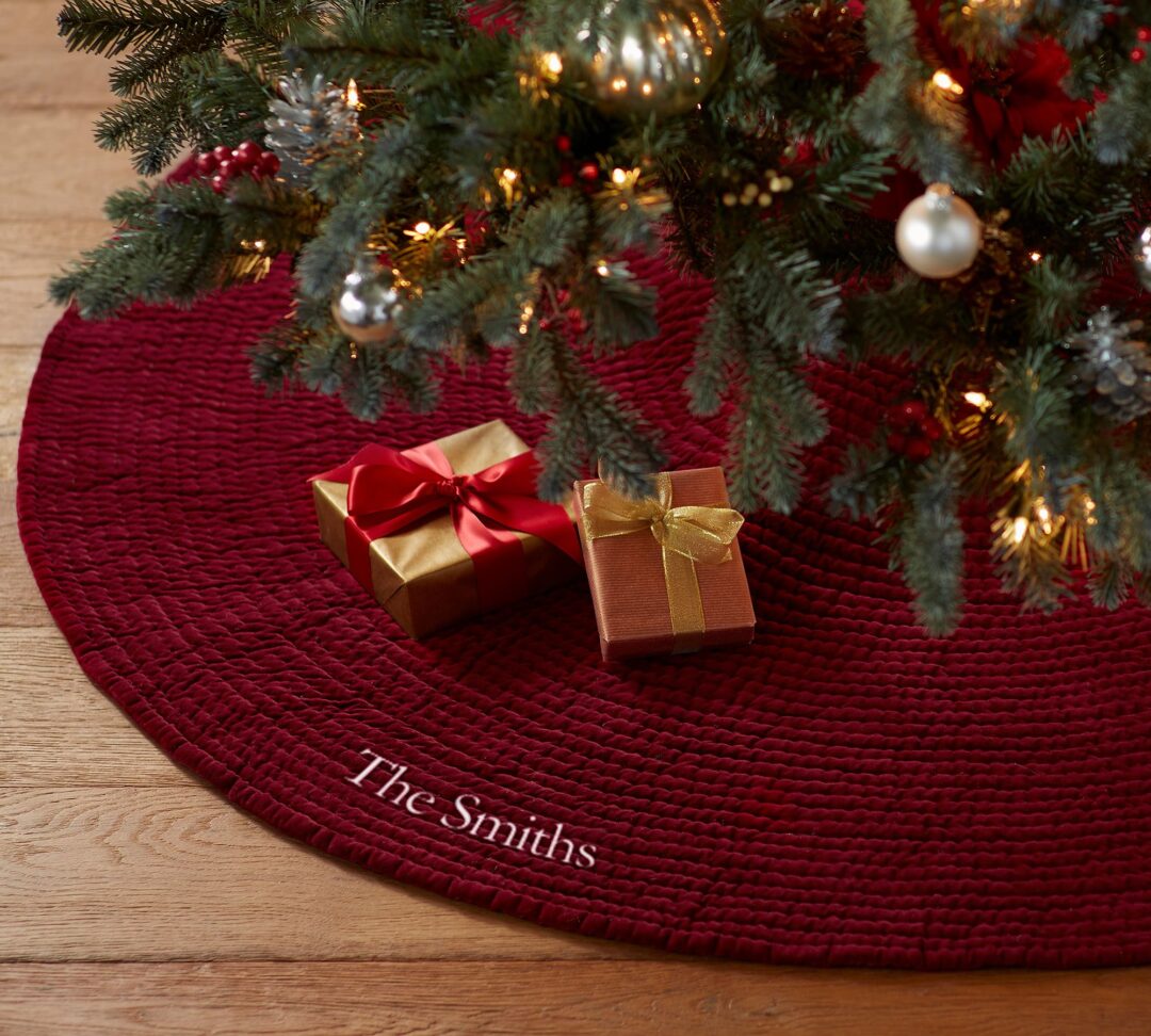 Unique Christmas Tree Skirt Ideas to Try This Holiday Season - Building ...