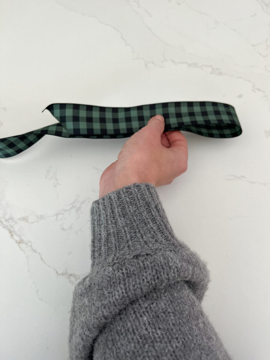 How to Make Pom Pom Bows for the Holidays | Easy DIY - Building Bluebird